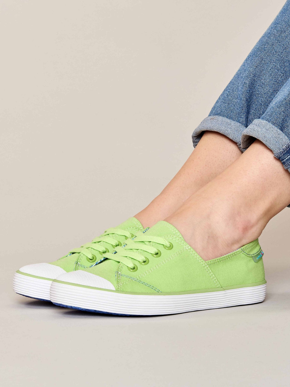 HEMMICK SHARP APPLE | Green canvas lace-up trainers | Moshulu – moshulu
